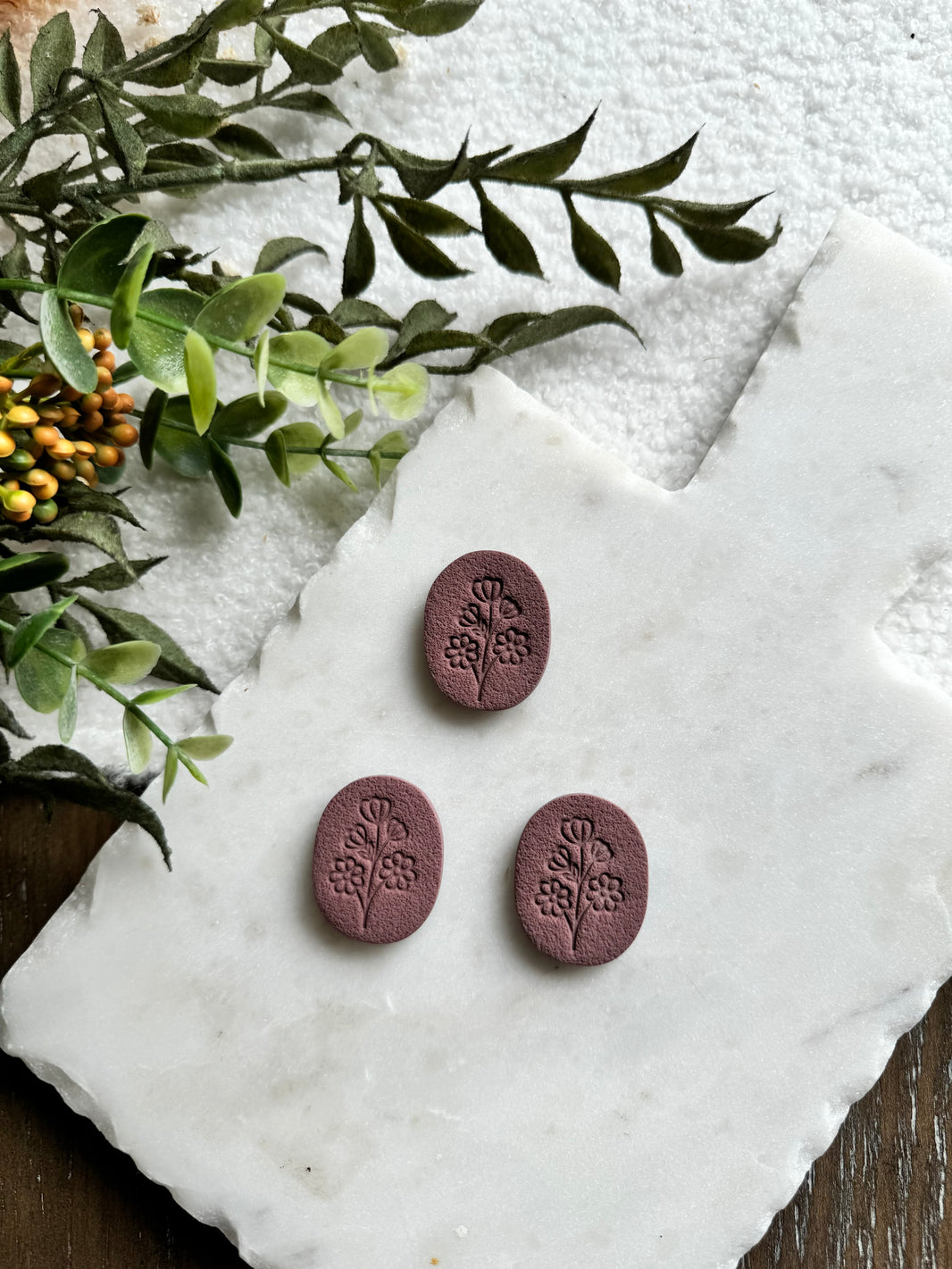 Elegant Botanical-Themed Fridge Magnets